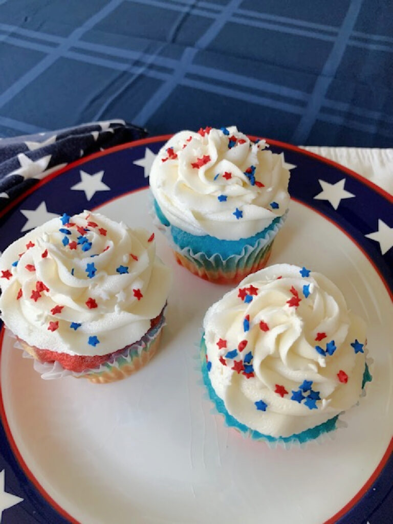 Festive Patriotic Cupcakes - An Impressive Layered Dessert