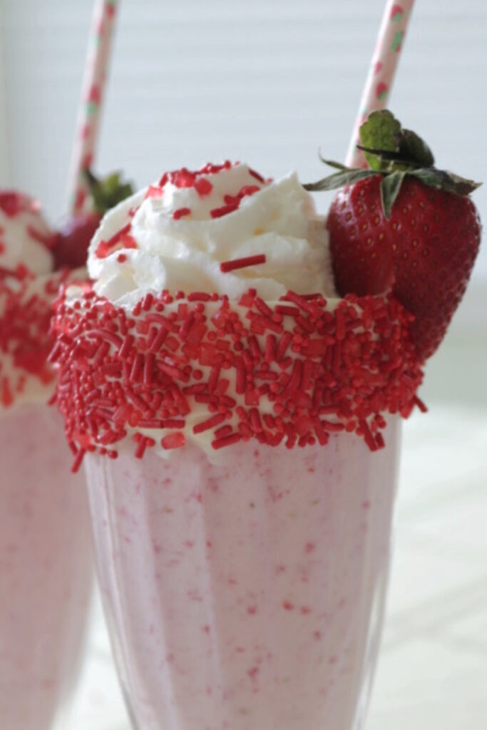Easy Fresh Strawberry Milkshake