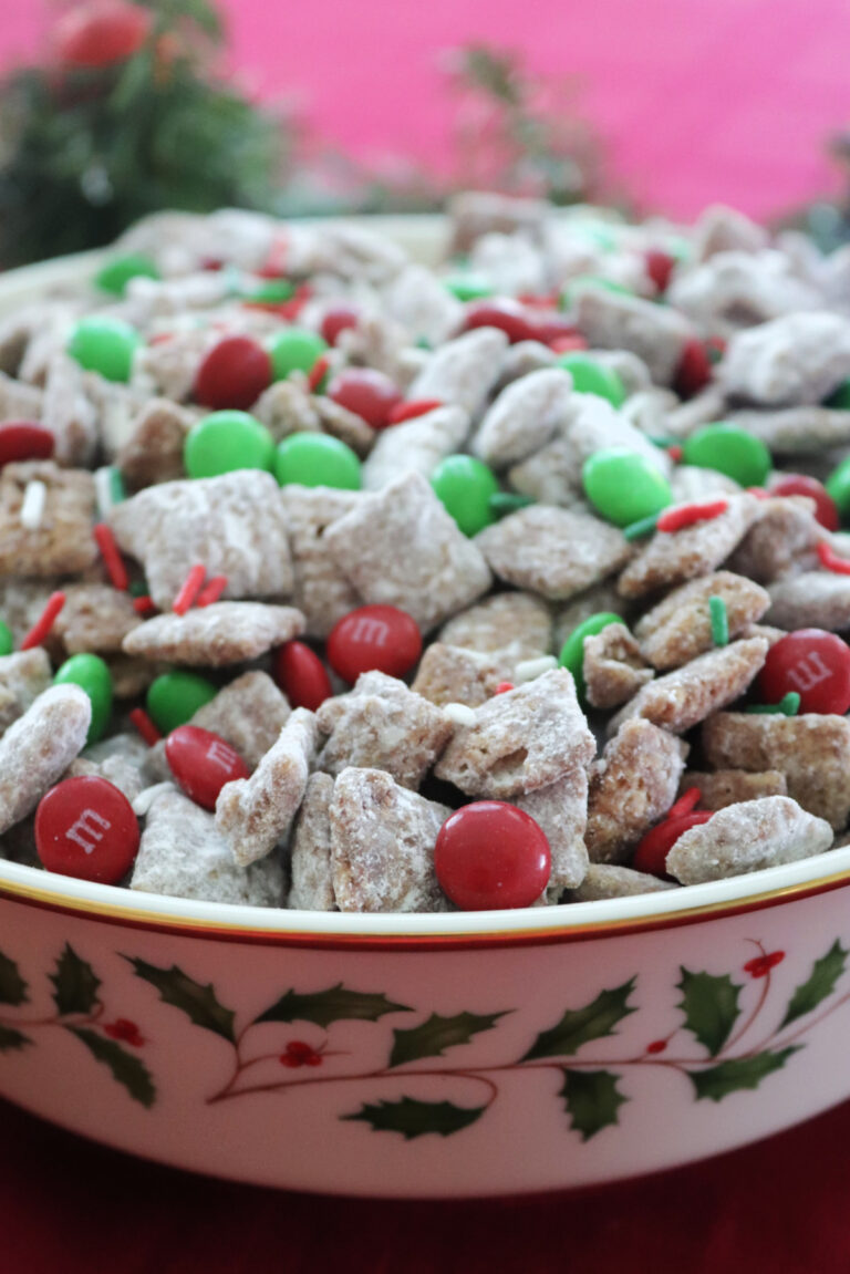Christmas Muddy Buddies Recipe | A Festive Holiday Treat