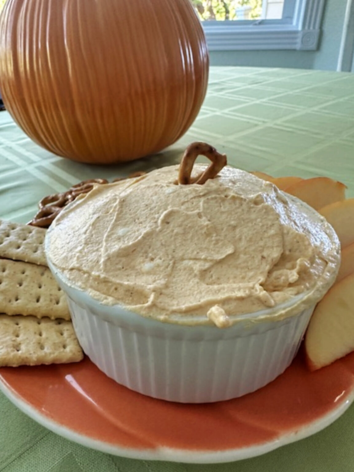 Pumpkin Dip Recipe | A Fall Treat Everyone Will Love